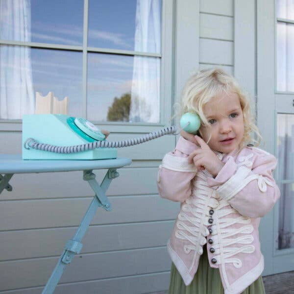 Classic World - Play Telephone – Ele and Me Wells